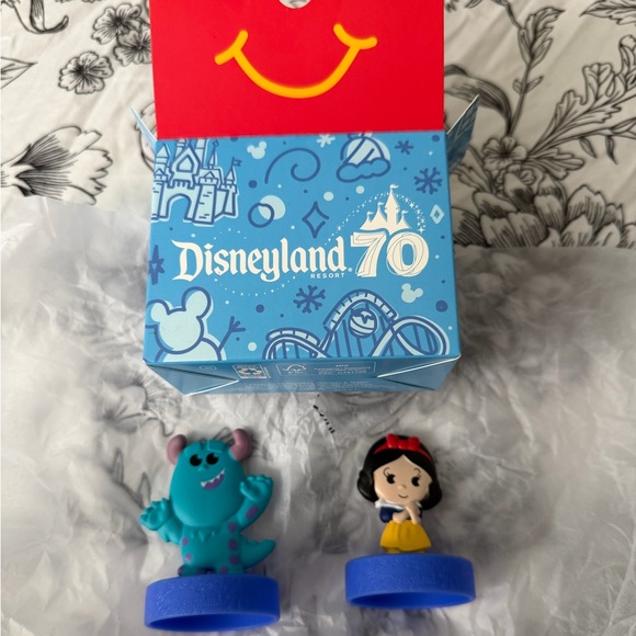 Disney | Toys | Disneyland 7th Anniversary Snow White Sully Toy Set ...